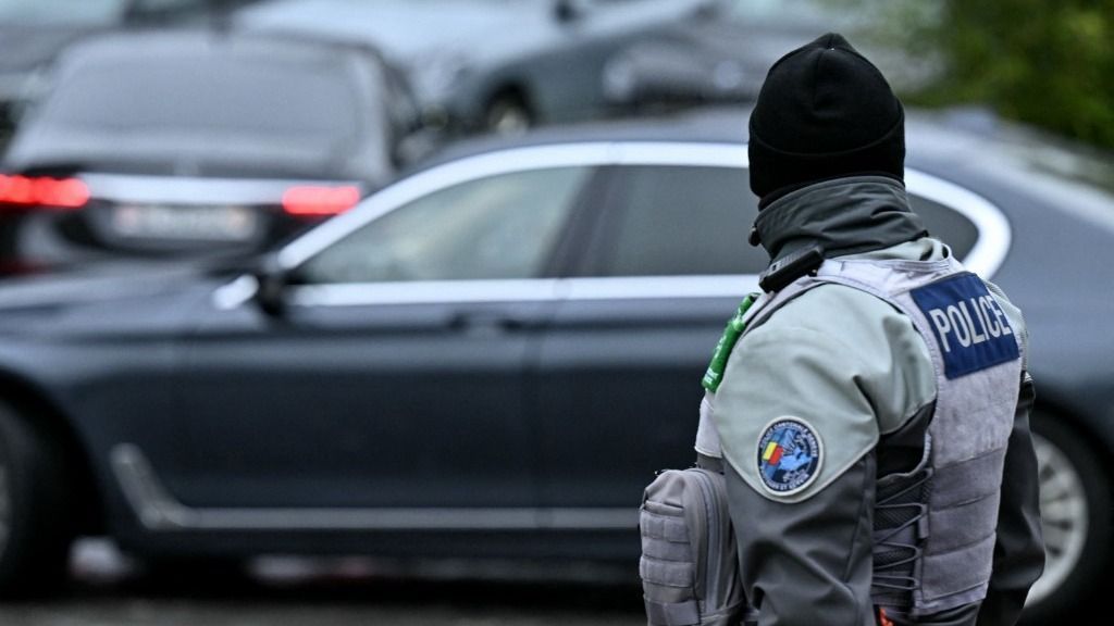 Pánik Svájcban: „Allah Akbar”-t kiabálva késelt meg több embert egy ...